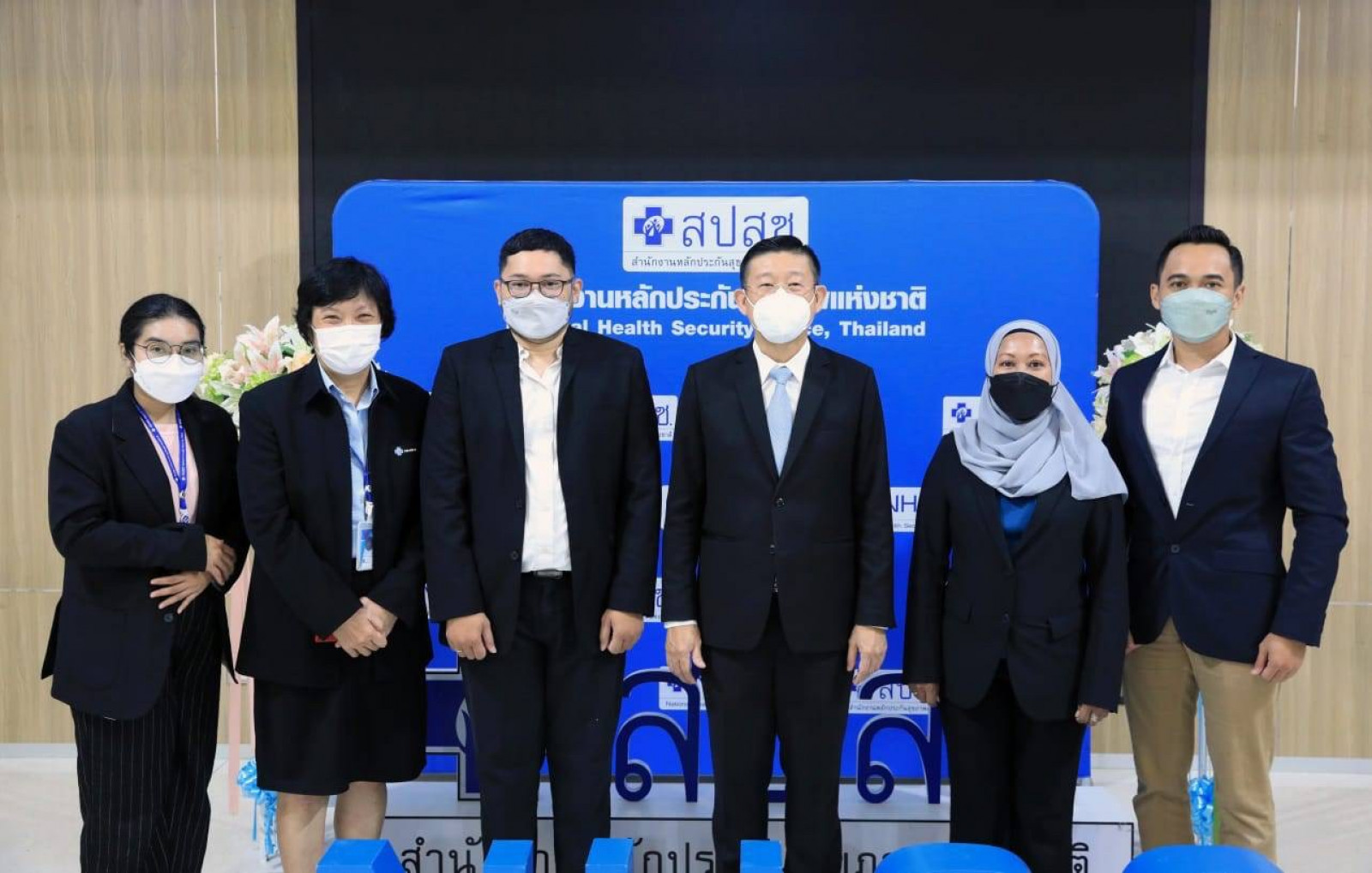 Seven risk groups to get free flu shots :Influenza risk groups will get ...