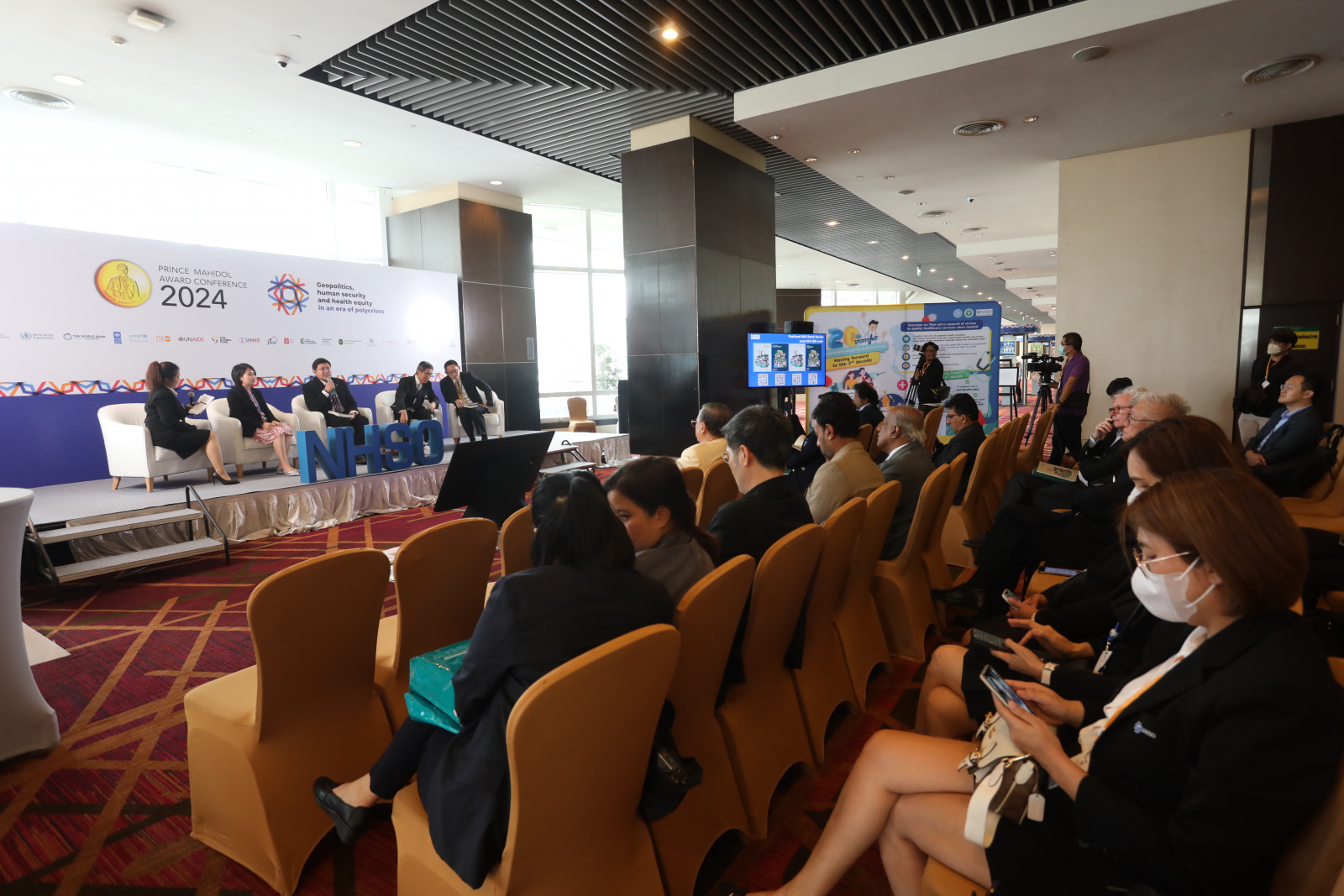 Launch of two new books unveiling the birth of UHC